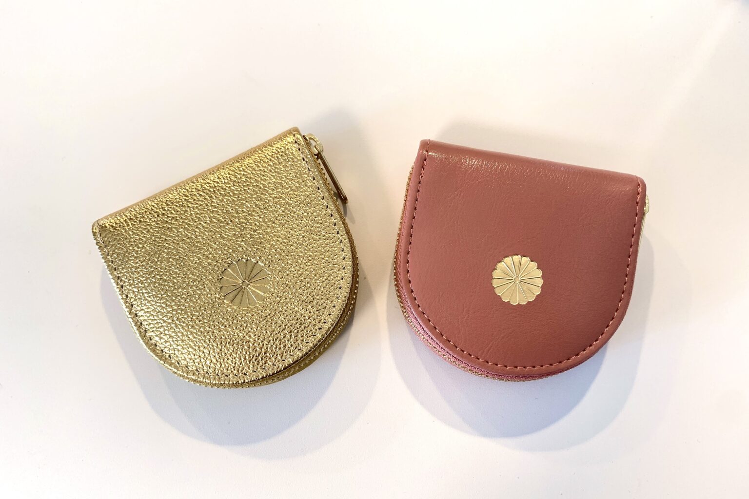 皇居の売店に！？低価格なのに上質な〝皇居財布〟をご紹介！